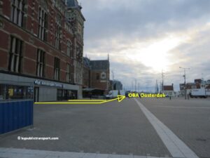 Hoe kom ik bij de centrale bibliotheek OBA Oosterdok in Amsterdam met ...