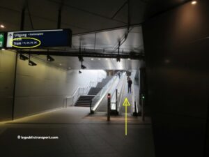 Hoe kom ik bij de centrale bibliotheek OBA Oosterdok in Amsterdam met ...