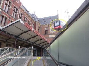Hoe kom ik bij de centrale bibliotheek OBA Oosterdok in Amsterdam met ...